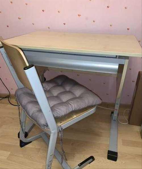 Письменный стол для школьника регулируемый