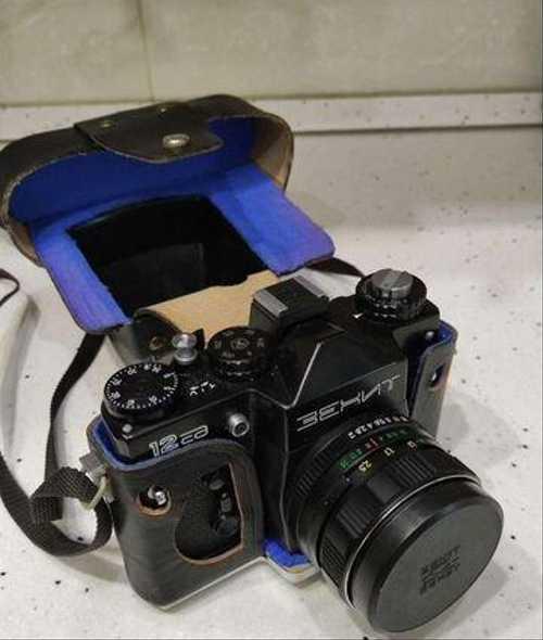 Плёночный зеркальный фотоаппарат Zenith 12сд