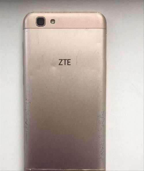Продам смартфон ZTE Blade V6