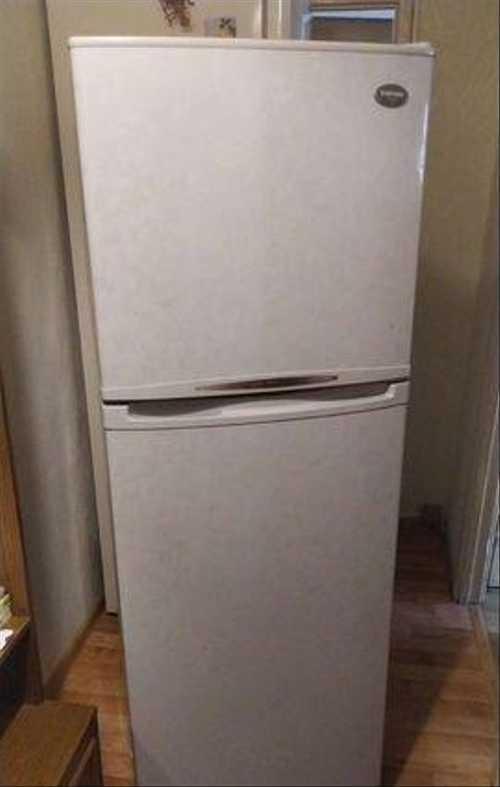 Холодильник бу, в отличном состоянии и качестве