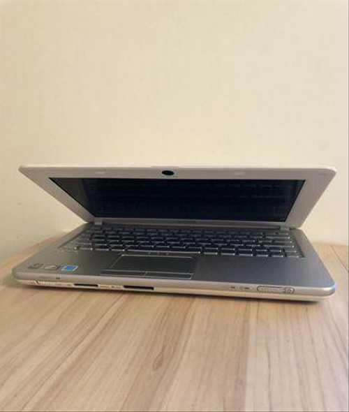 Ноутбук Sony Vaio vpcw11S1R