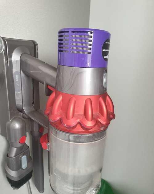 Компактный ручной пылесос Dyson V10 Motorhead