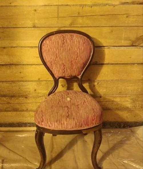 Старинное кресло под реставрацию