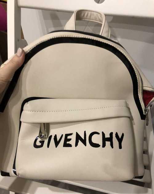 Рюкзак givenchy