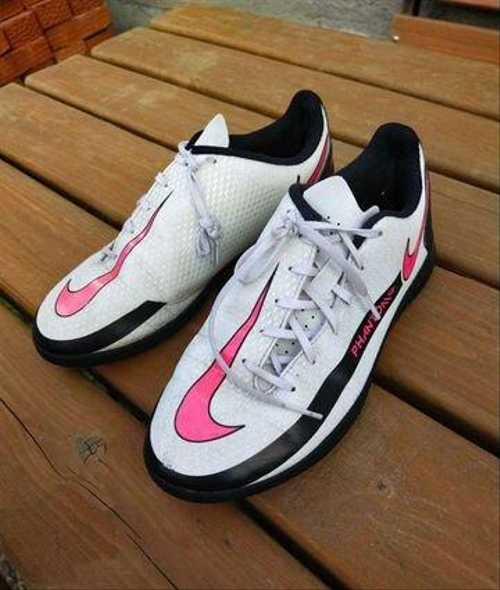 Футзалки Nike