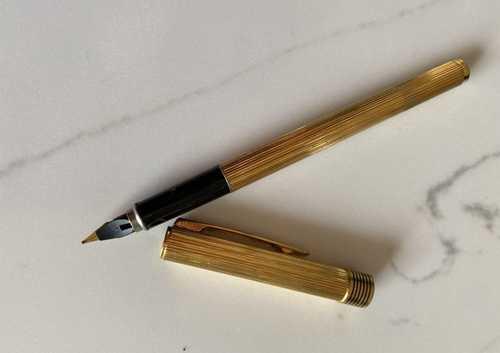 Перьевая ручка Aurora с золотым пером