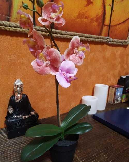Искусственная орхидея
