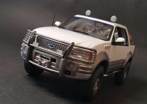 Ford Expedition Himalaya 1999 1/18