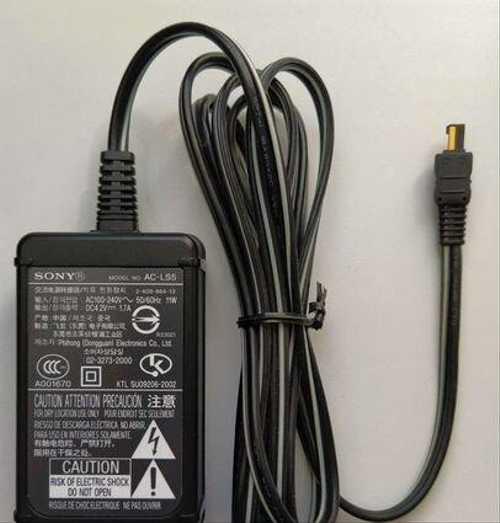 Зарядник Sony AC-LS5