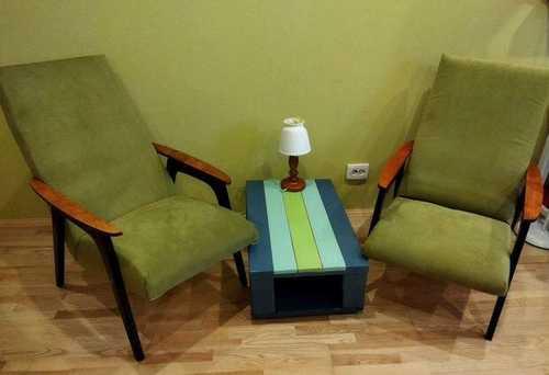 Кресла СССР после перетяжки лампа журнальный стол