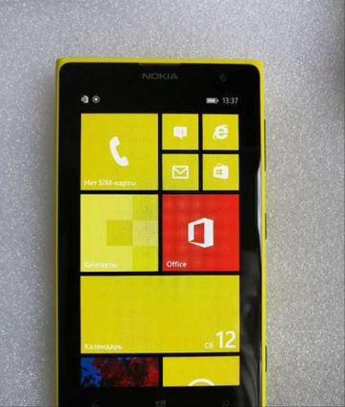 Телефон Nokia Lumia 1020