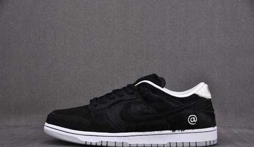 Nike SB Dunk Low bearbrick