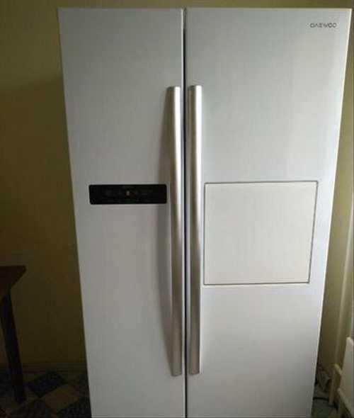 Продам холодильник Daewoo side by side