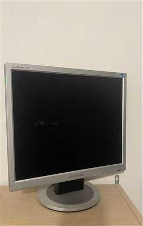 Монитор Samsung SincMaster 741n 17"