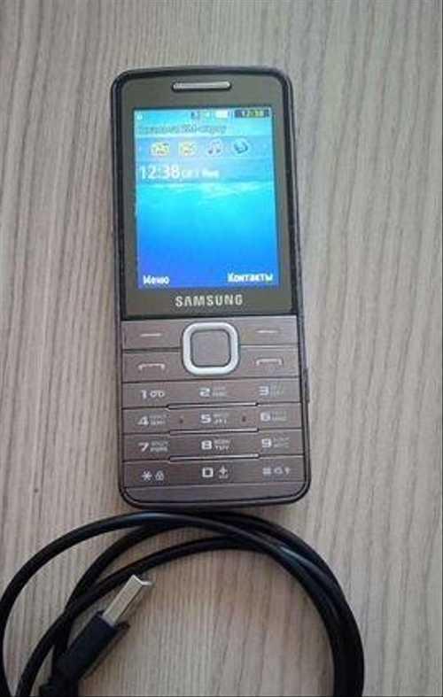 Телефон Samsung gt-s5610