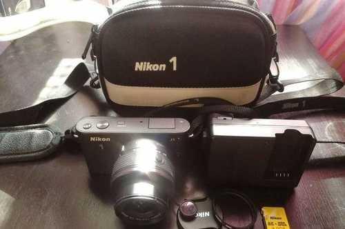 Фотоаппарат Nikon 1 J1 Kit (10-30mm)