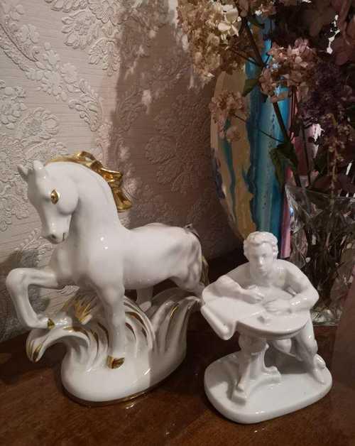 Фарфоровые статуэтки (Пушкин А. С. и конь)