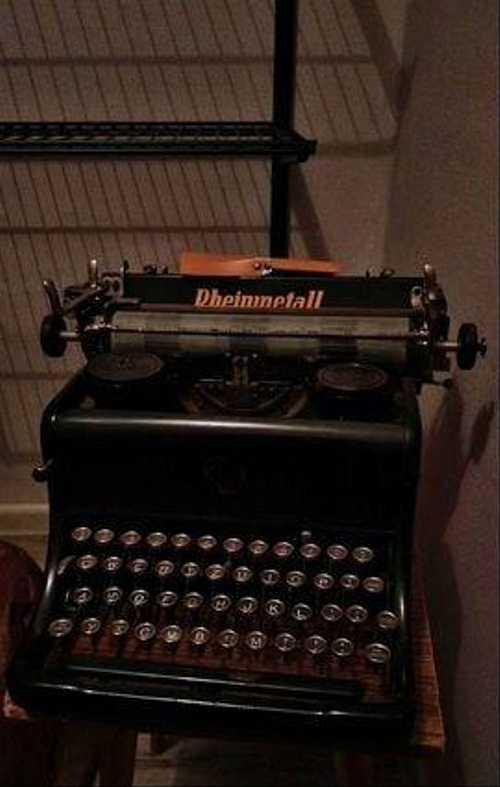 Пишущая машинка Rheinmetall с немецкой раскладкой