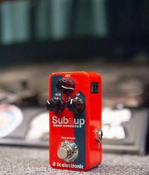 TC electronic SubnUp Mini Octaver Педаль октавер