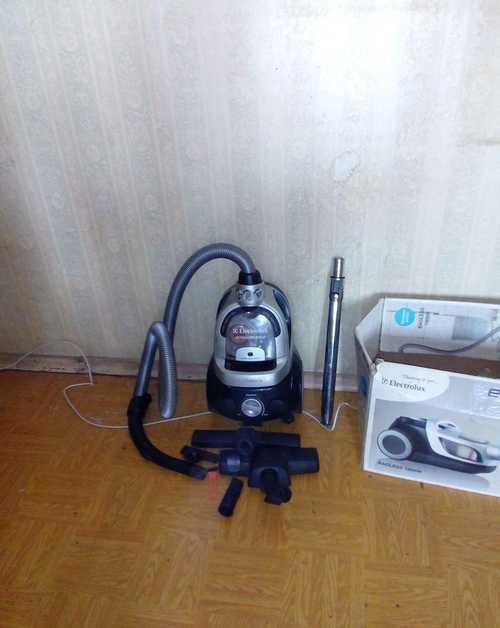 Пылесос Electrolux ergoeasy 1800w