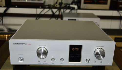Luxman C-700U