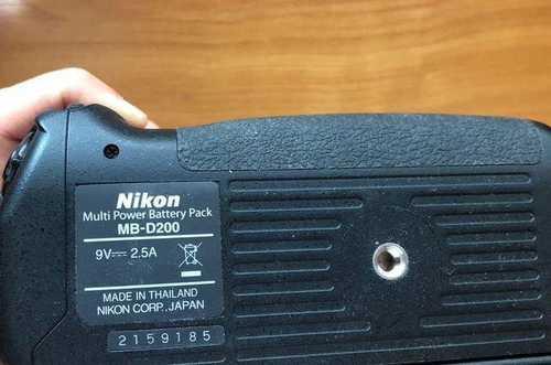 Батарейный блок Nikon MB-D200