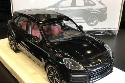 1 18 Porsche Cayenne Turbo S 2017 Minichamps