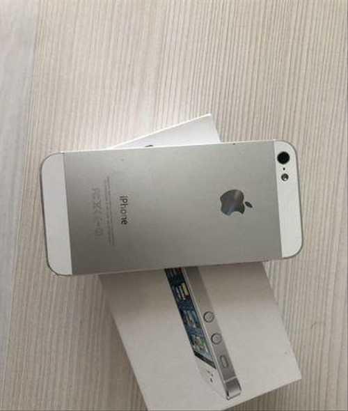 Телефон iPhone5
