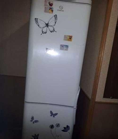 Холодильник бу indesit C138G. 016