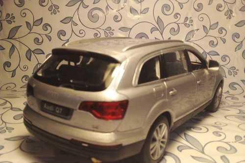 Audi q7 1:24