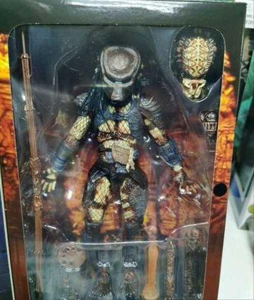 Фигурка Хищника - Ultimate City Hunter от Neca