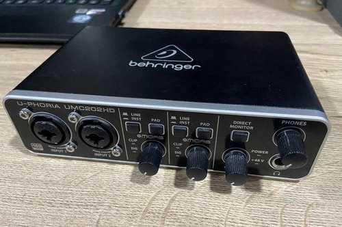 Звуковая карта behringer umc202