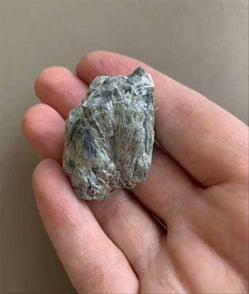 Клинохлор (серафинит) камень минерал