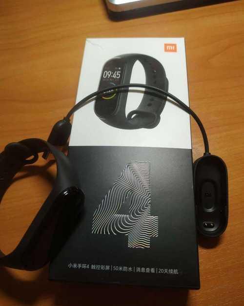 Часы Mi Band 4