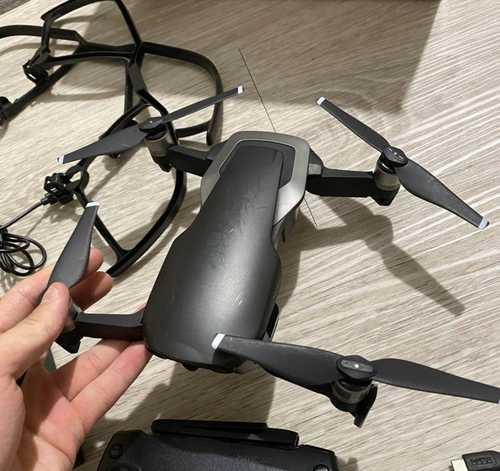 Квадрокоптер DJI mavic AIR
