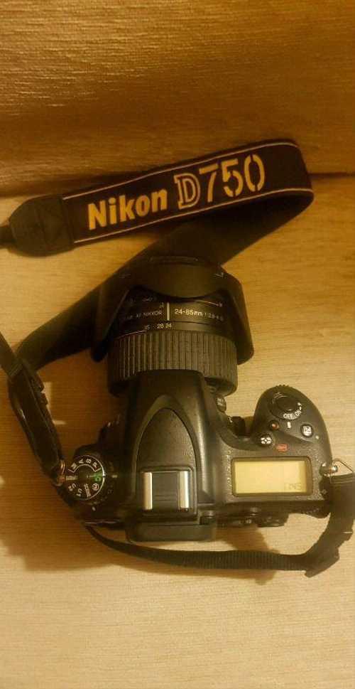 Зеркальный фотоаппарат Nikon D750 с объективом 24