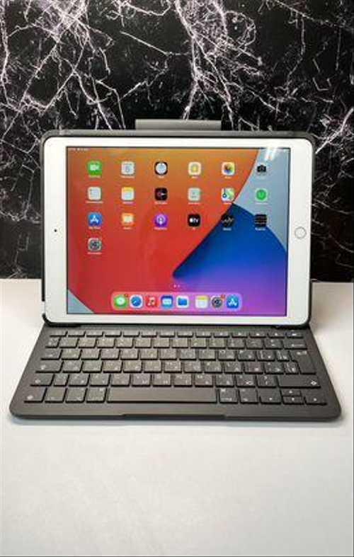 Logitech Slim Folio iPad