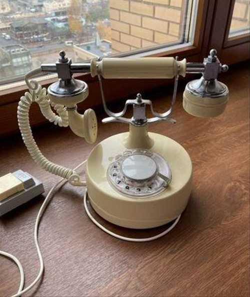 Ретро телефон (СССР)