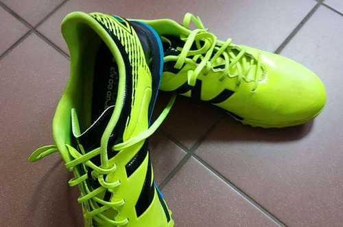 Бутсы футбольные New Balance