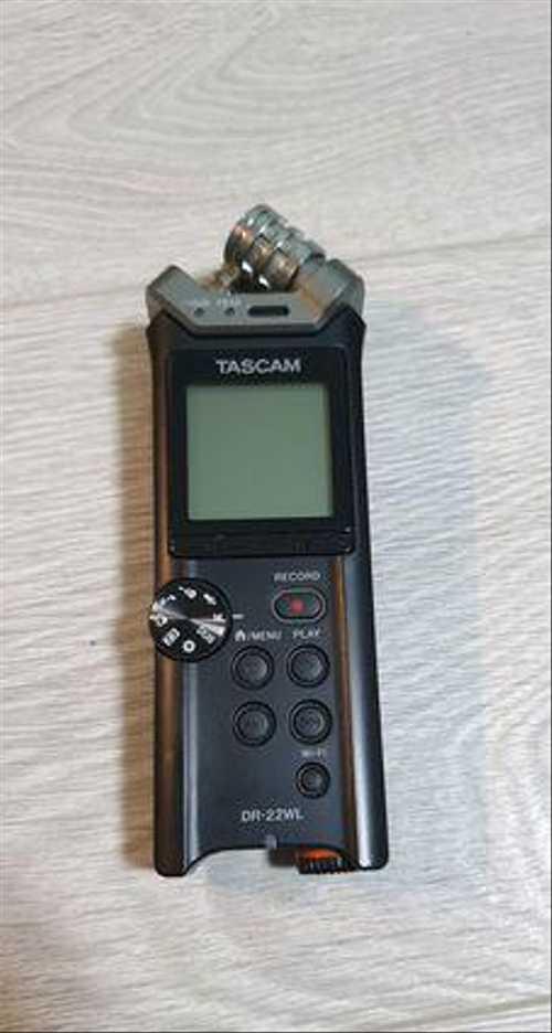 Диктофон Tascam DR-22WL