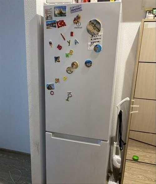 Холодильник Indesit ITF 018