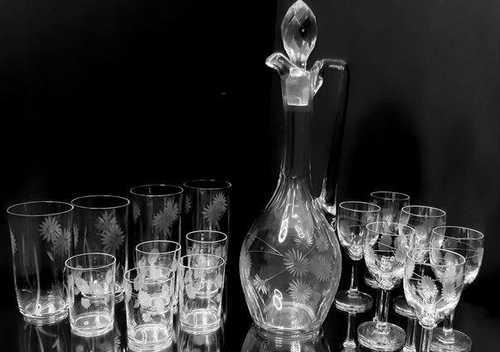 Старинный набор: графин бокалы стаканы рюмки