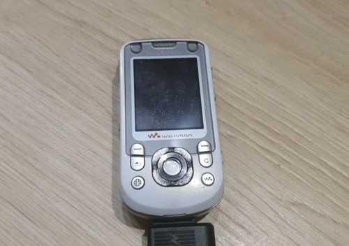 Телефон Sony Ericsson W550i