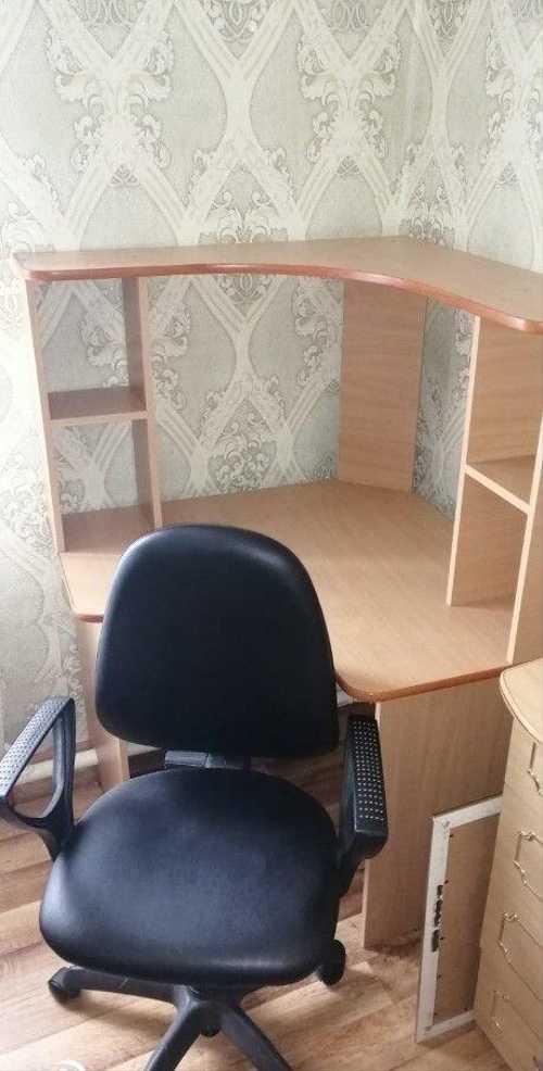 Стол с креслом детский