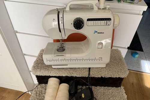 Швейная машина Travola