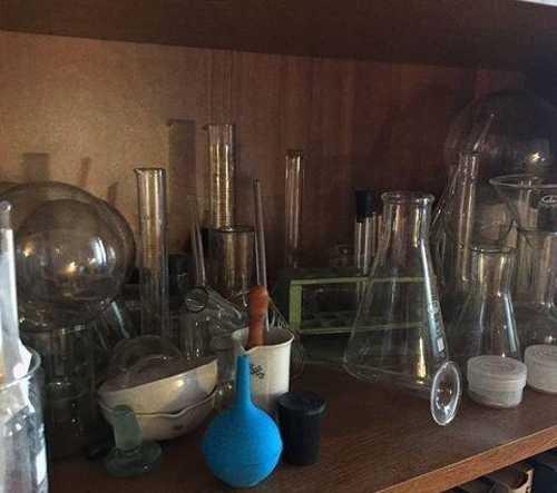 Химическая лаборатория: посуда