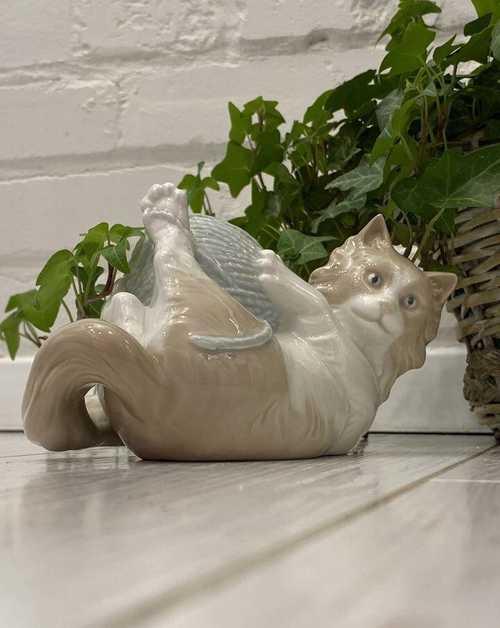Статуэтка Nao by Lladro кот с клубком