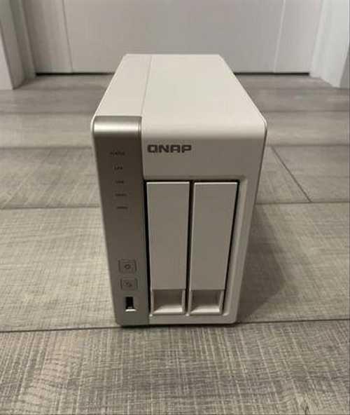 Сетевое хранилище qnap-220ts (nas) + 2*2 tb hdd