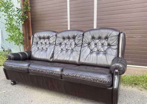 Шикарный стеганый кожаный диван из Финляндии