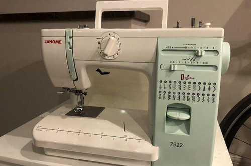 Швейная машина Janome 7522